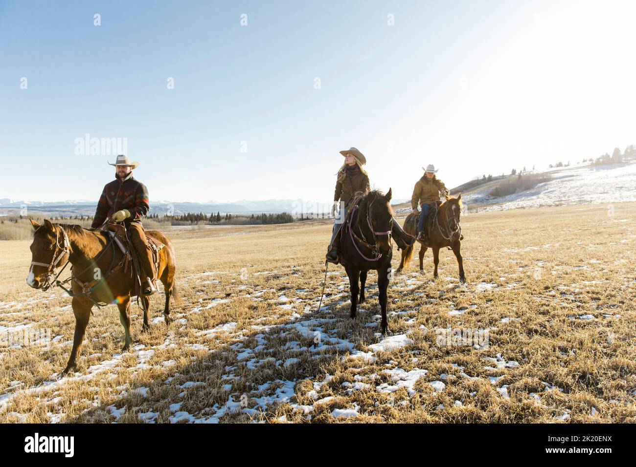 Cowboy western couple ranchers hi-res stock photography and images - Alamy