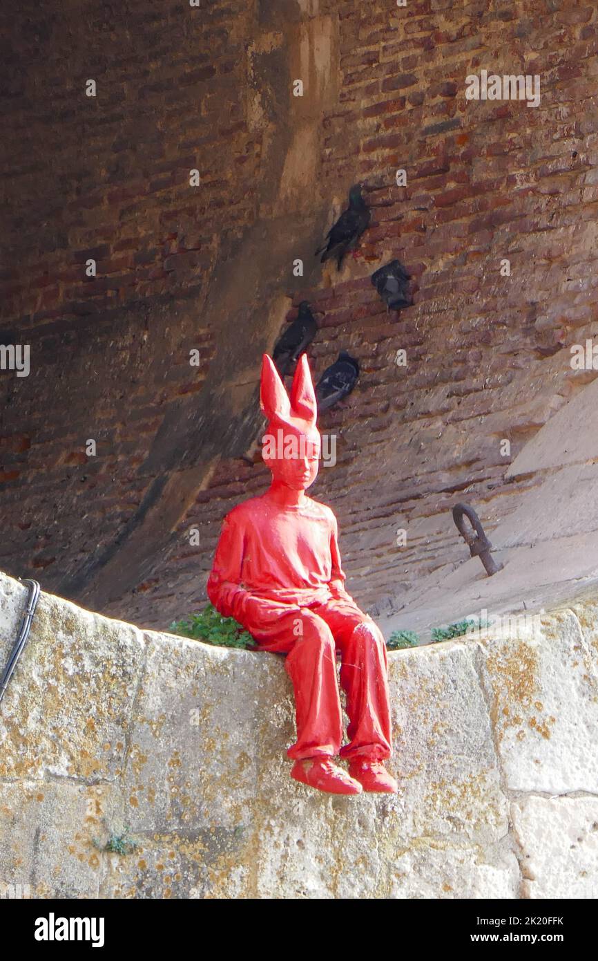The child with the dunce cap, street art, La daurade, Pont Neuf ...