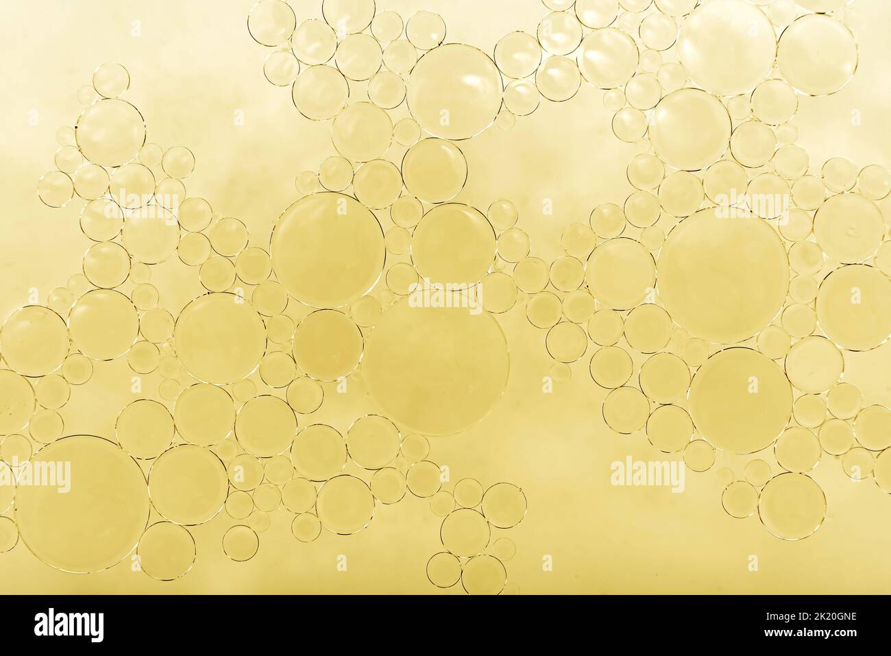 Drops of fat in water. Bubbles of fat close up. Oil Stock Photo - Alamy