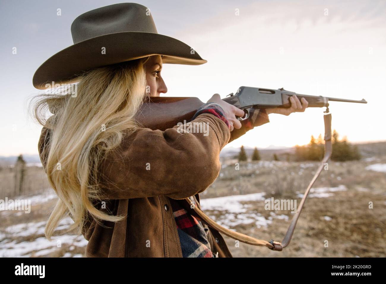 Aiming rifle hi-res stock photography and images - Alamy