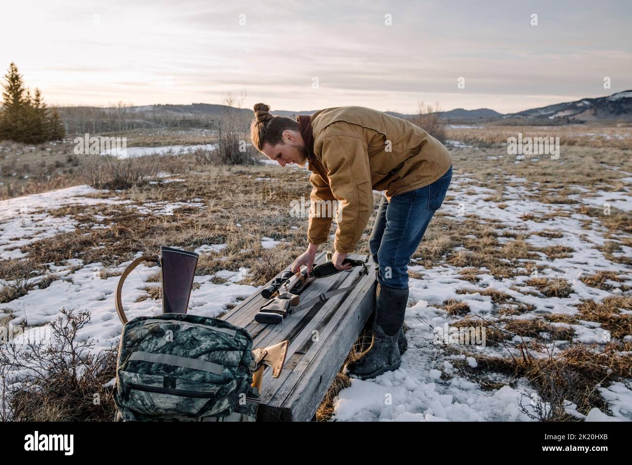 Preparing to hunt hi-res stock photography and images - Alamy