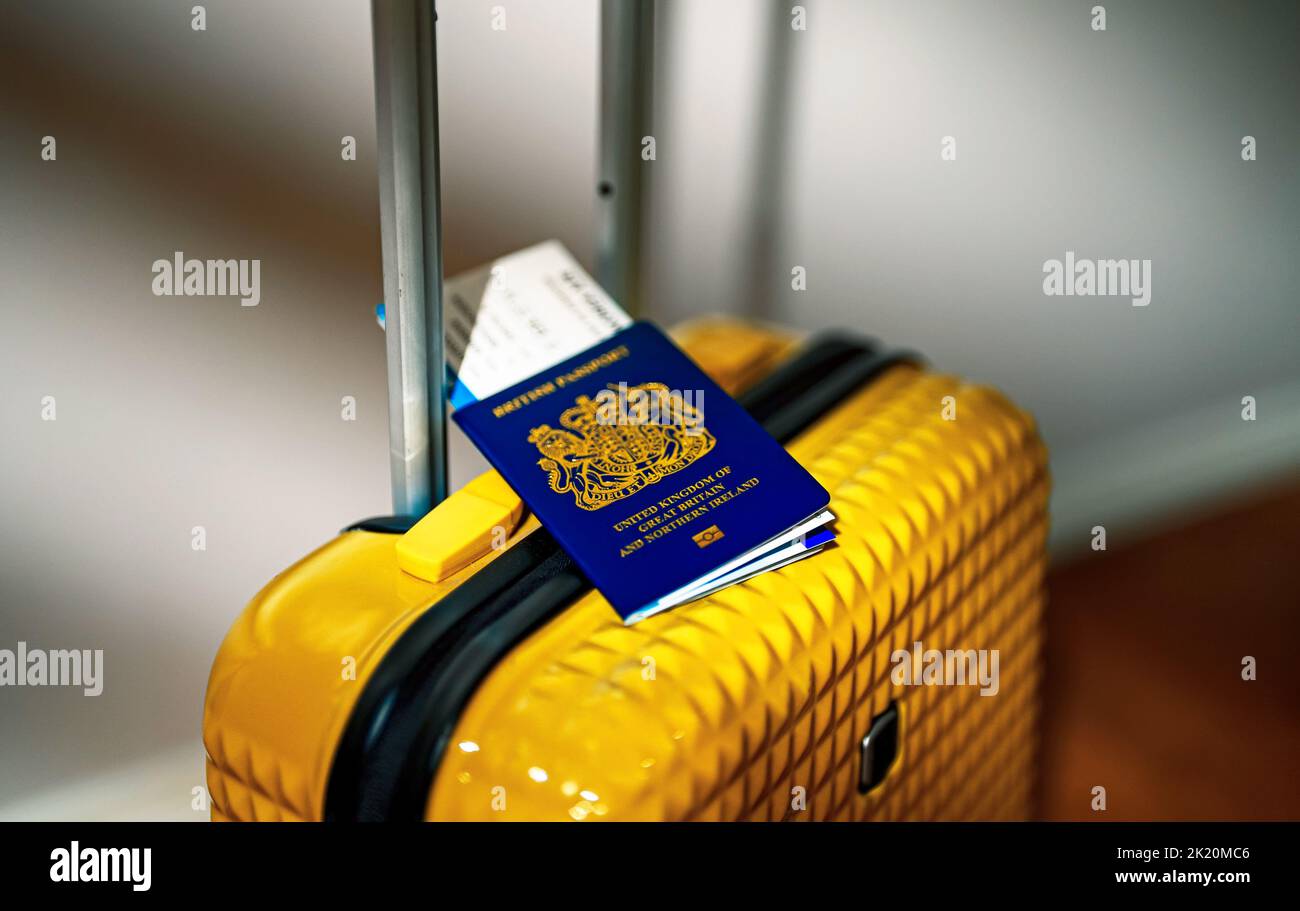 British passport boarding pass hi-res stock photography and images - Alamy