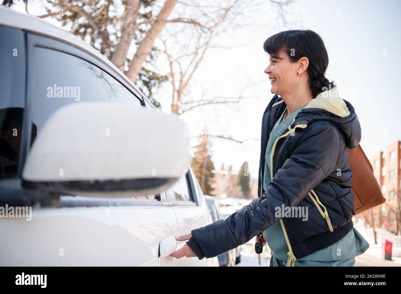 Opening the door hi-res stock photography and images - Alamy
