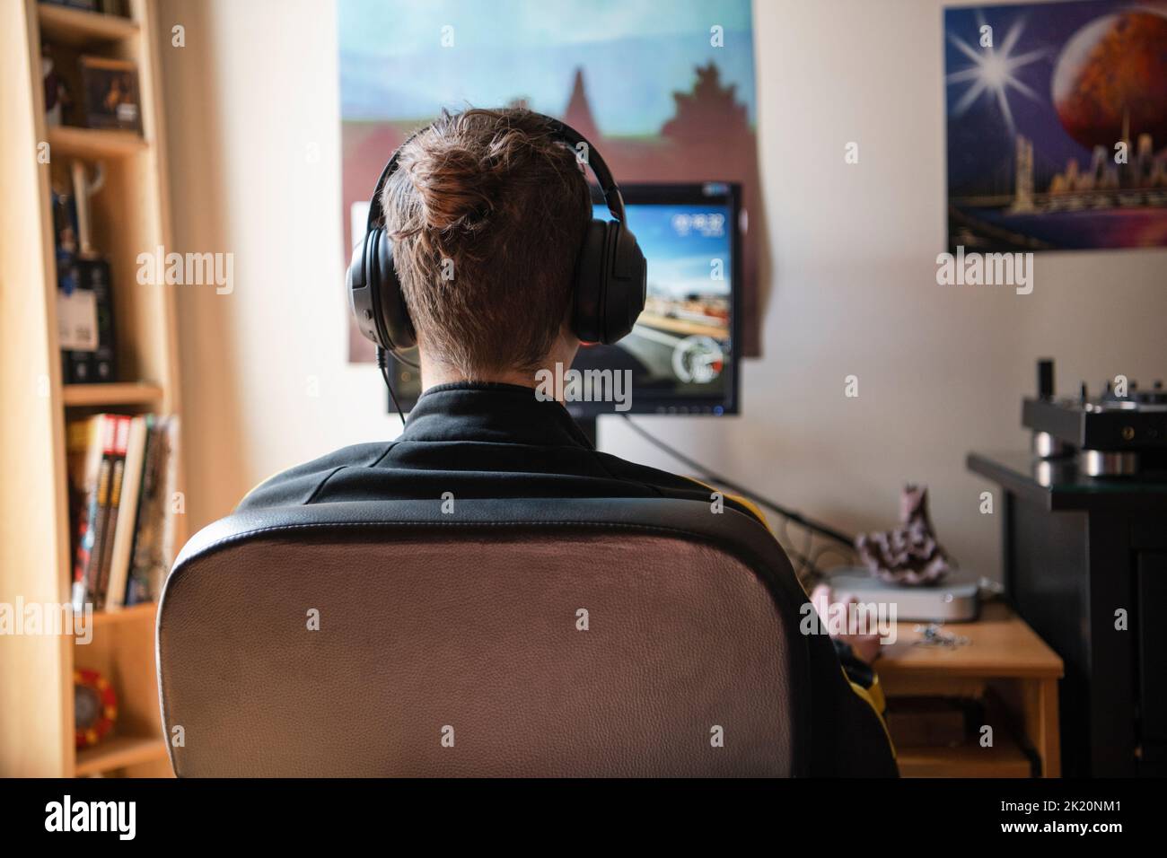 Gaming monitor hi-res stock photography and images - Alamy
