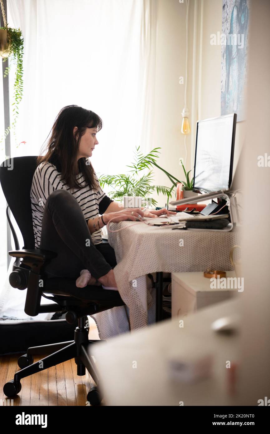 At home with computer hi-res stock photography and images - Alamy