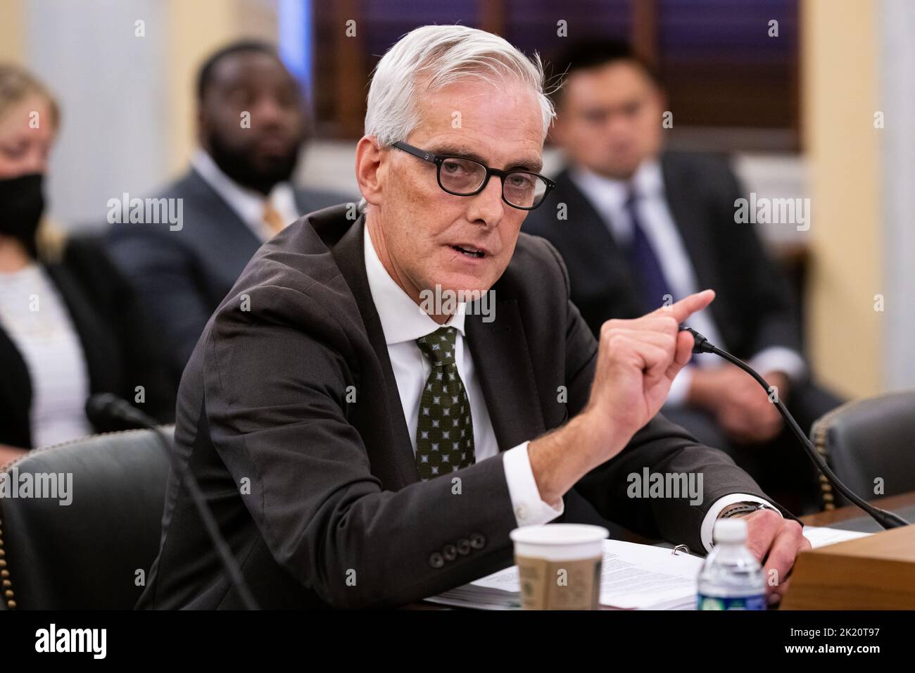 House veterans affairs committee hearing hi-res stock photography and ...