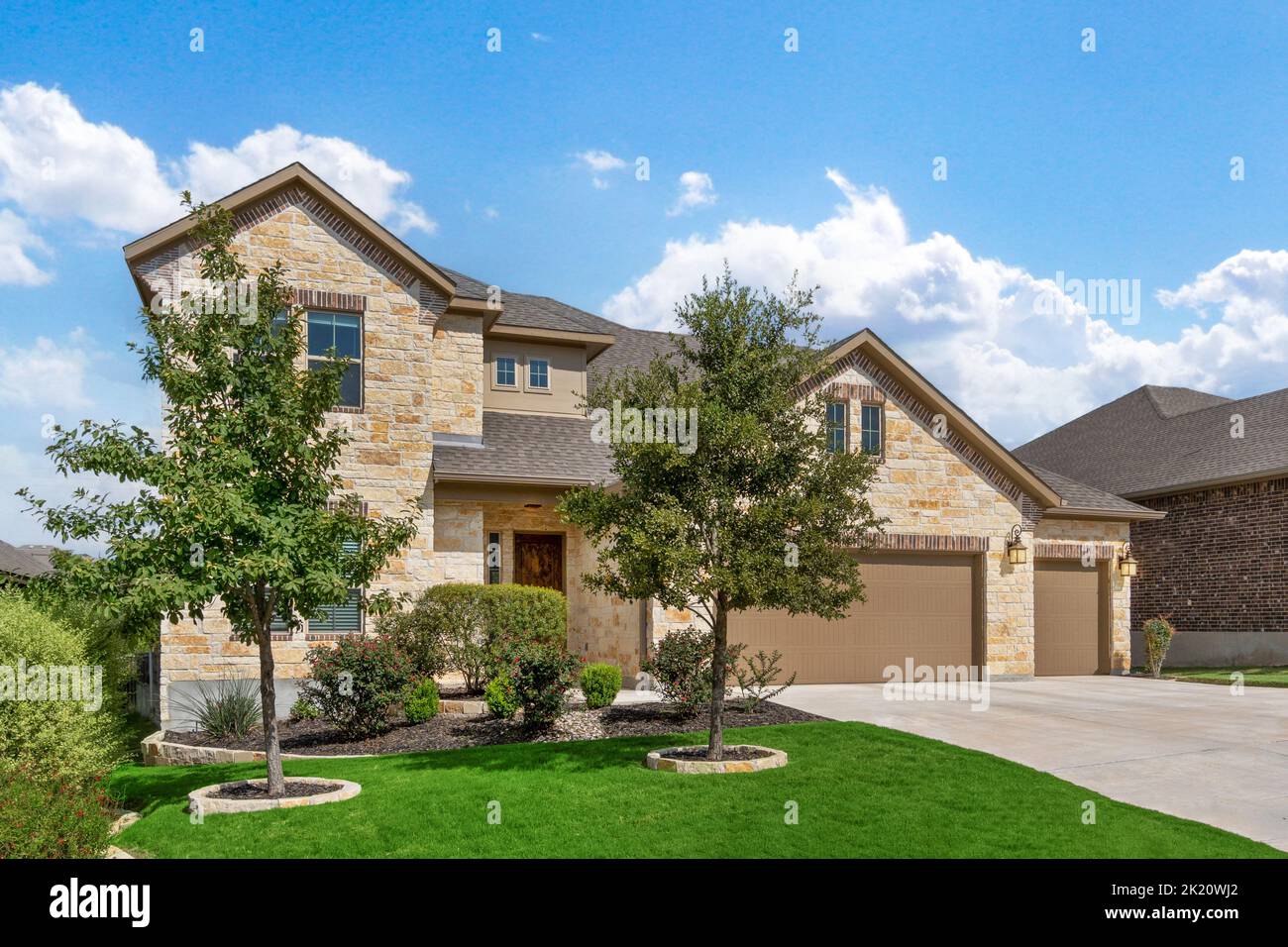 The front of a suburban home Stock Photo - Alamy