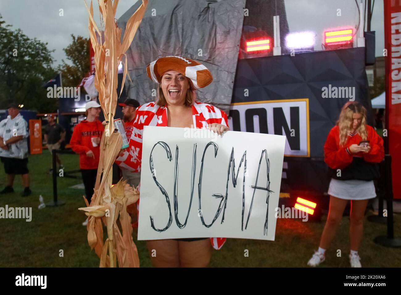 FOX Big Noon Kickoff draws in a massive crowd at Memorial Stadium ahead ...