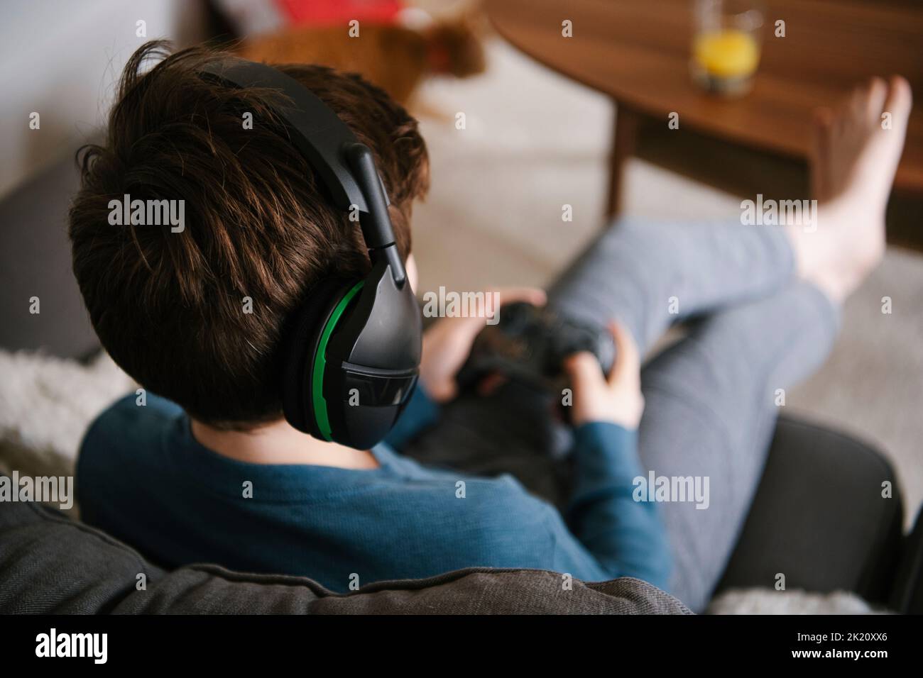 Boy with headset hi-res stock photography and images - Alamy