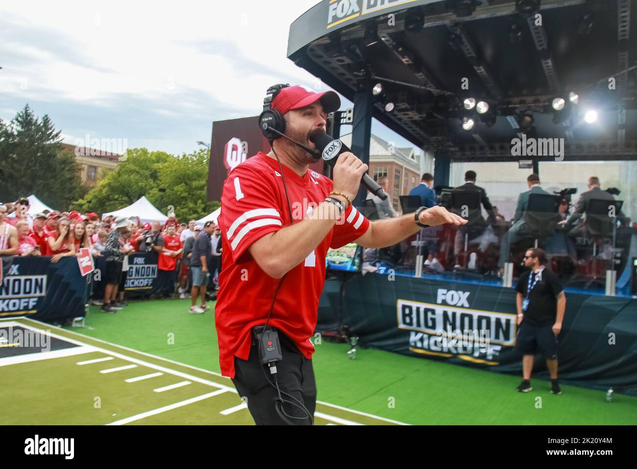FOX Big Noon Kickoff draws in a massive crowd at Memorial Stadium ahead ...