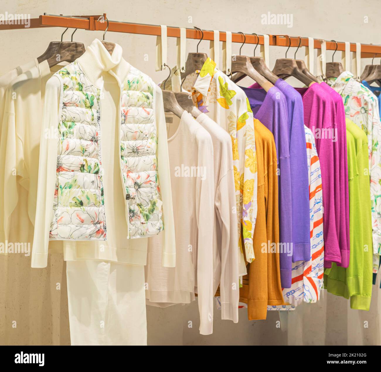 Shopping mall wardrobe hi-res stock photography and images - Alamy