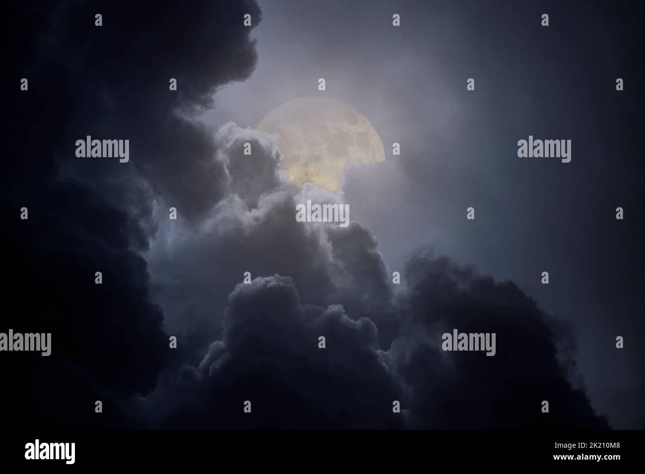 Creepy nighttime sky hi-res stock photography and images - Alamy