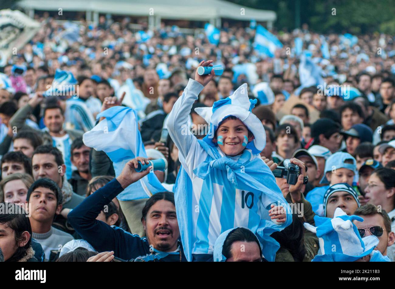 Argentine football fans celebrate their 2010 World Cup victory over ...