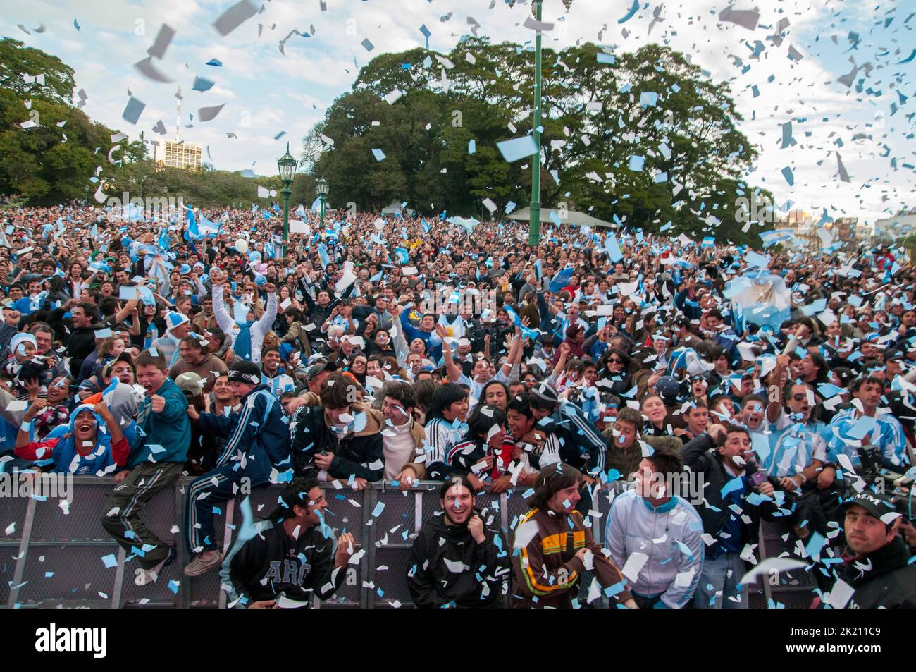 The Argentine football fans celebrate their 2010 World Cup victory over ...