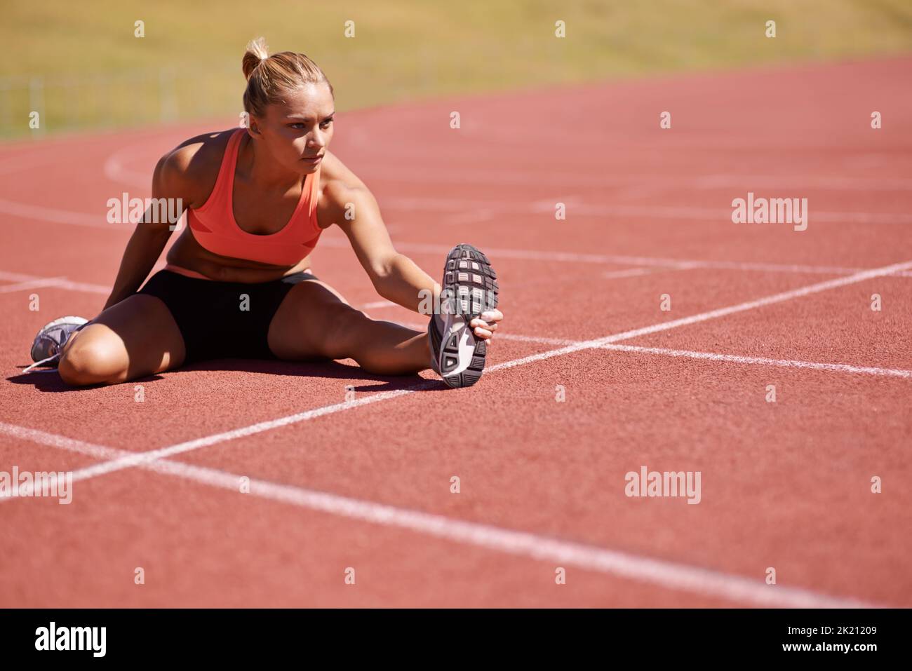 Female track runner hi-res stock photography and images - Alamy
