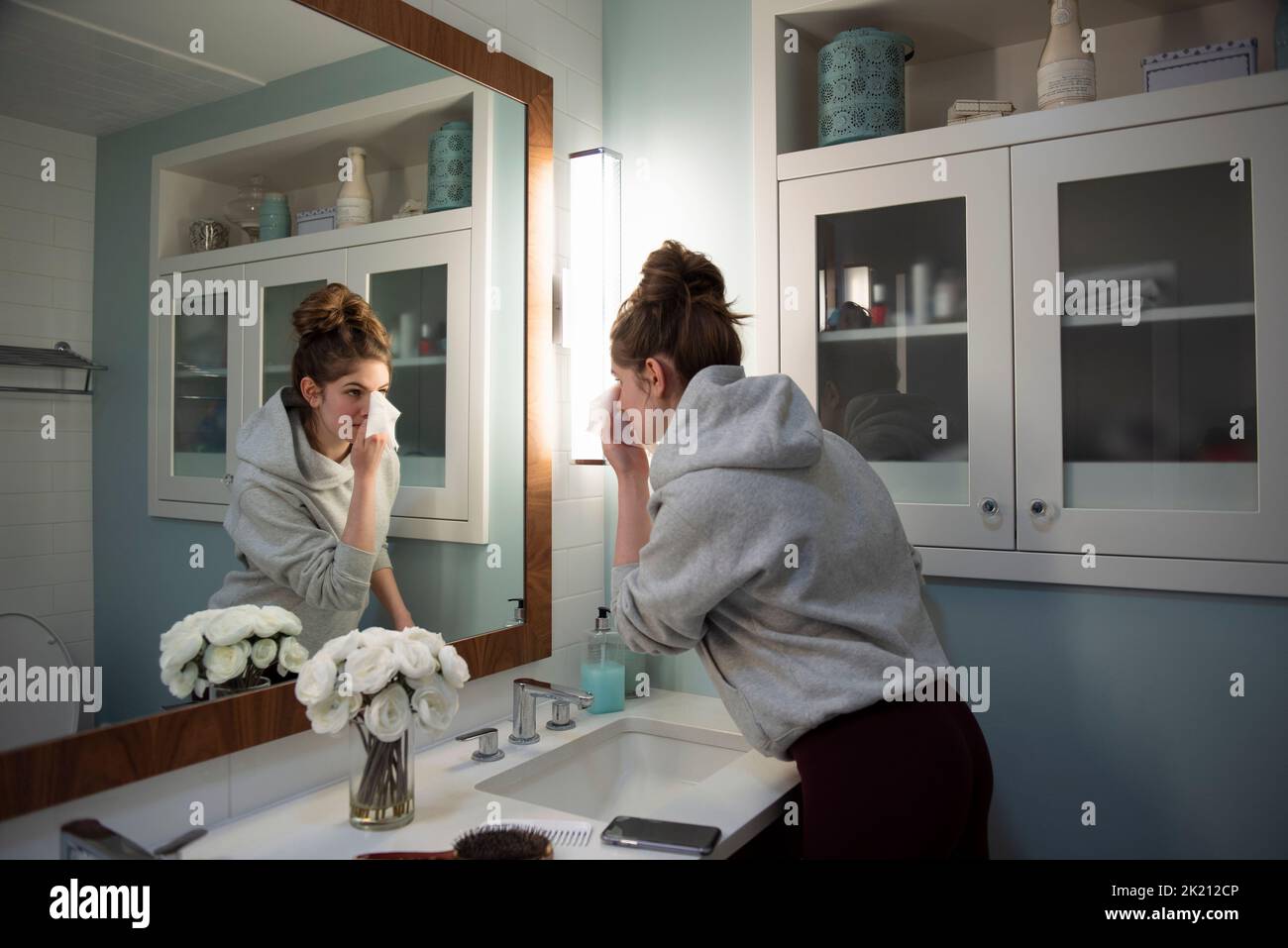 Girl face side view hi-res stock photography and images - Alamy