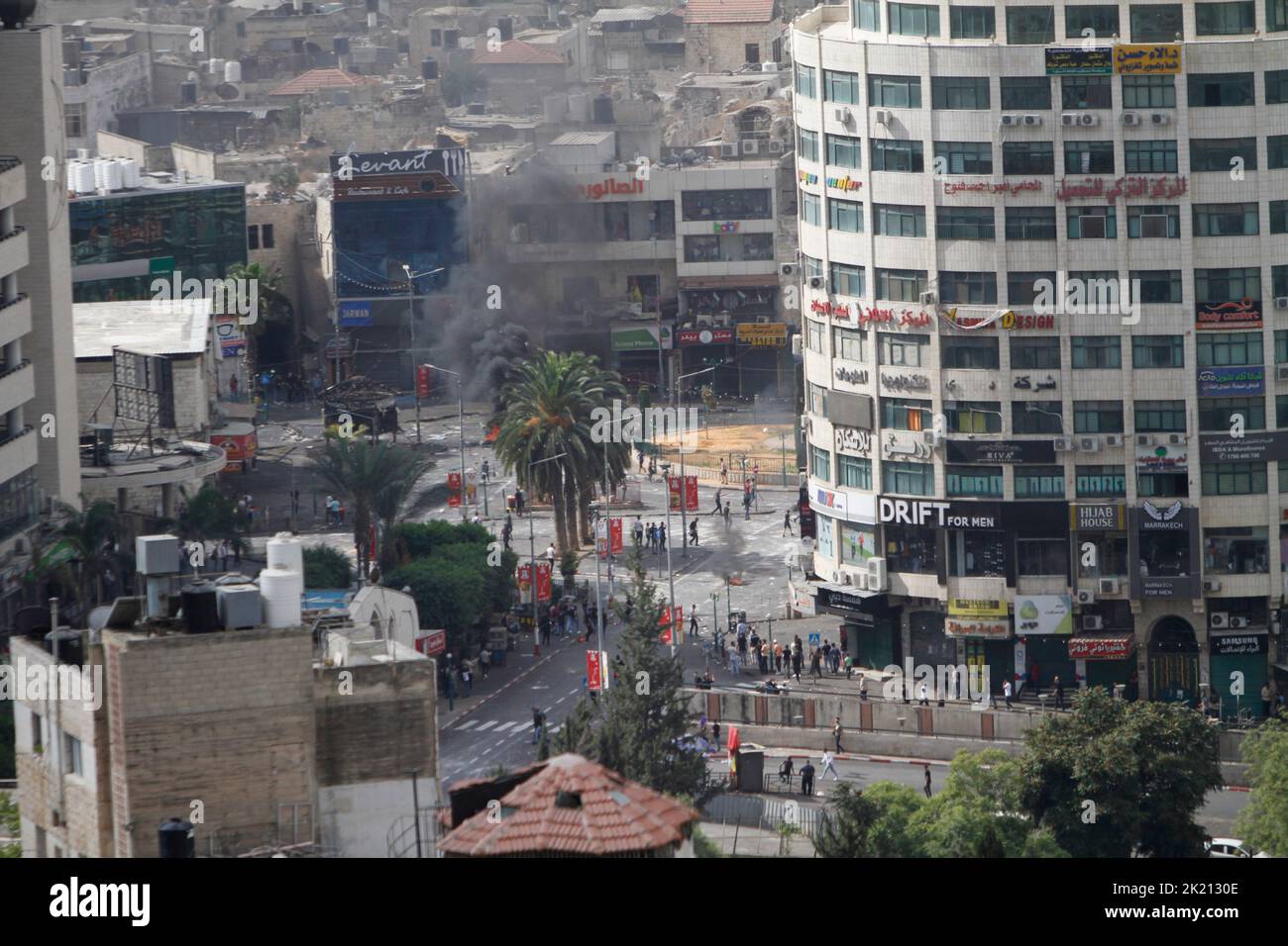 Hamas members hi-res stock photography and images - Alamy
