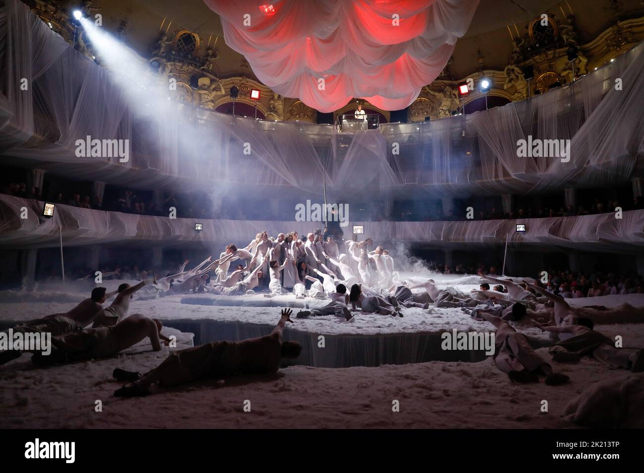 Berlin, Germany. 21st Sep, 2022. Performers perform during the photo ...