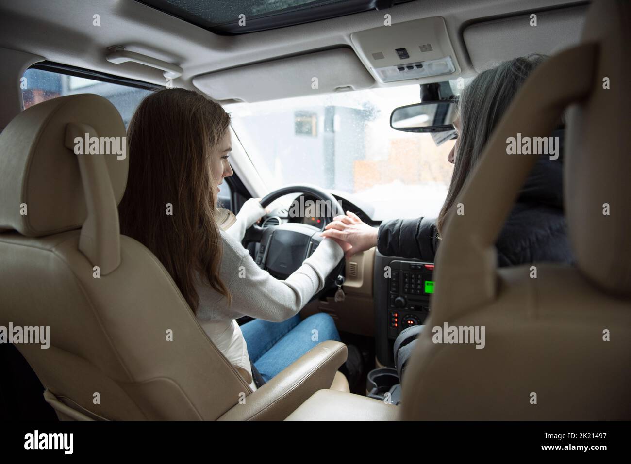 Teaching daughter drive car hi-res stock photography and images - Alamy Teaching daughter drive car hi-res stock photography and images - Alamy