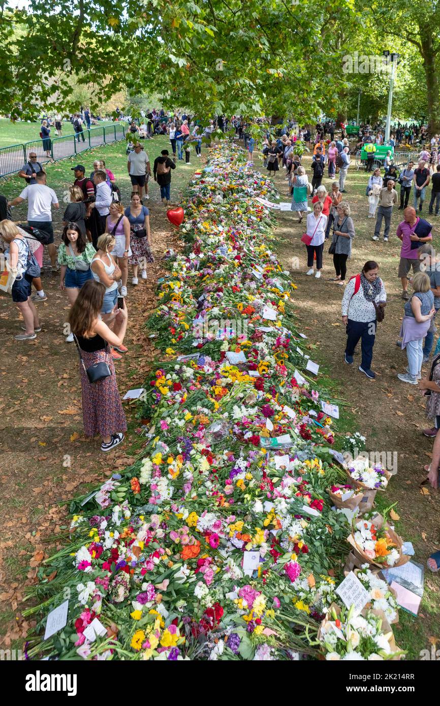 People continue to bring forward flowers to pay tribute to Queen ...