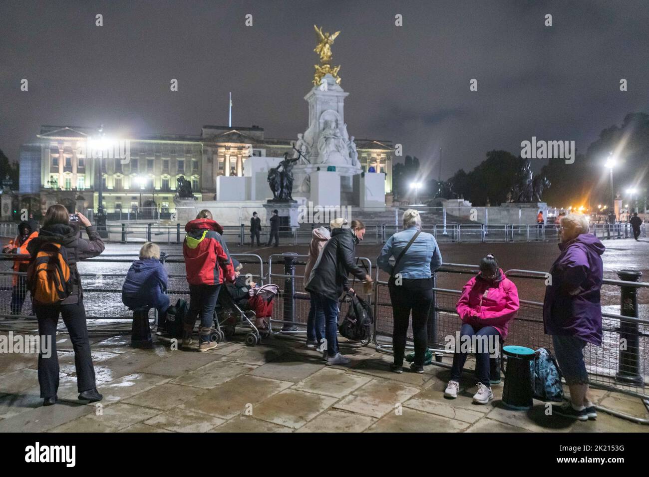 Super Royal fans camp along The Mall early this morning to secure a ...