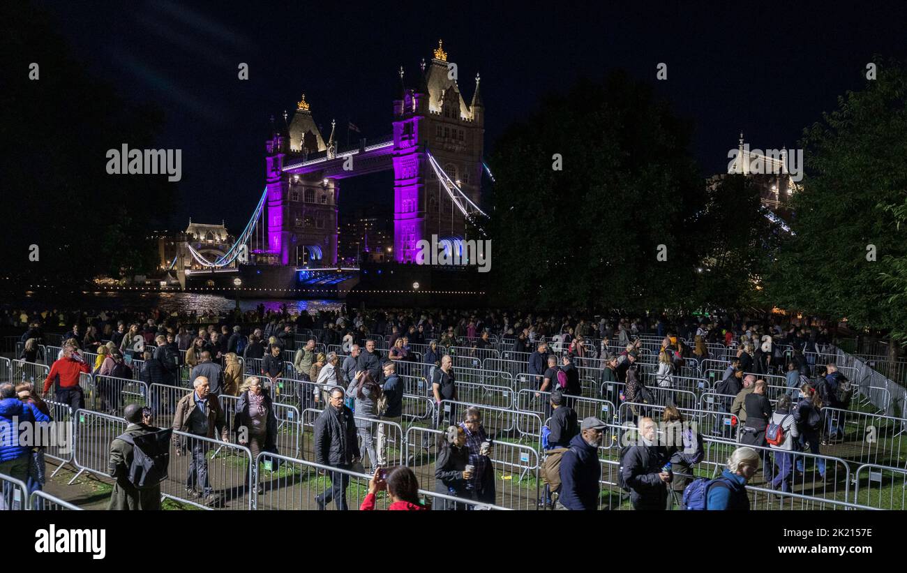 Mourners continue to queue in the night along River Thames southbank to ...