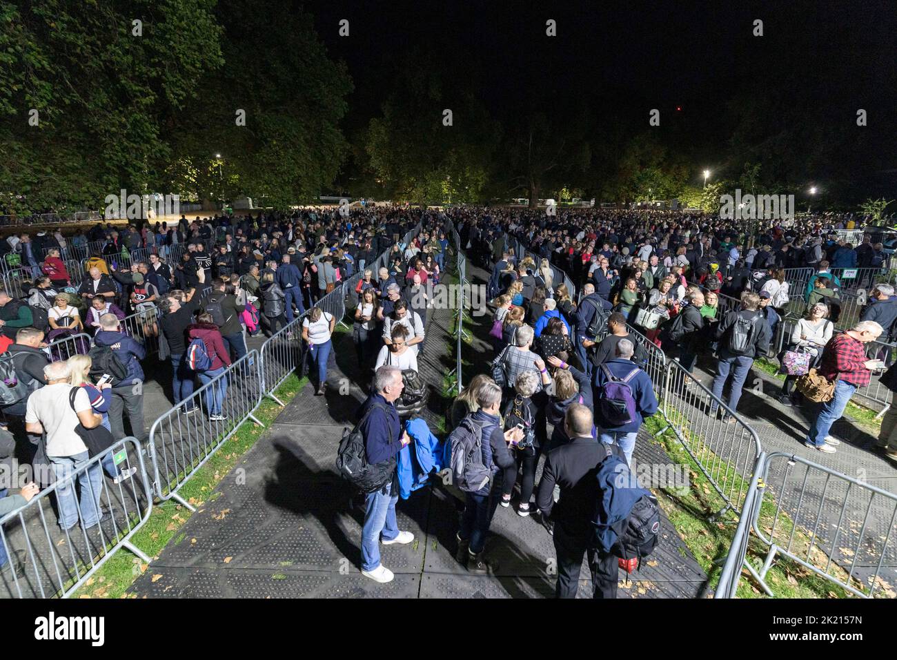 Mourners continue to queue in the night along River Thames southbank to ...