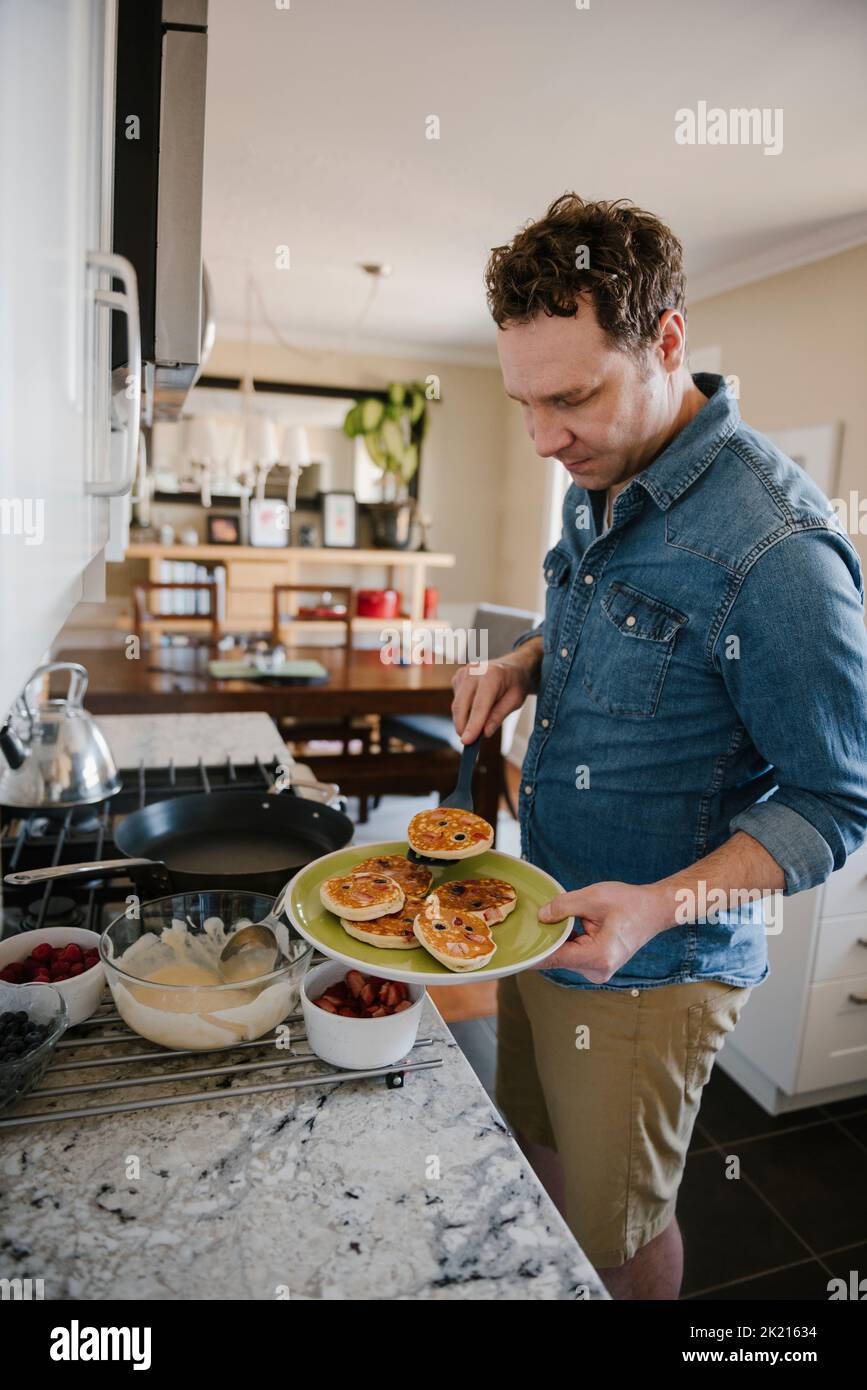 The pancake man hi-res stock photography and images - Alamy