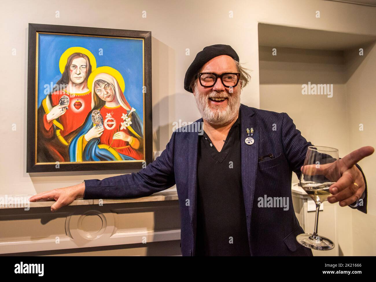 Harrogate, 21th September 2022. Jim Moir, aka Vic Reeves, posing with ...