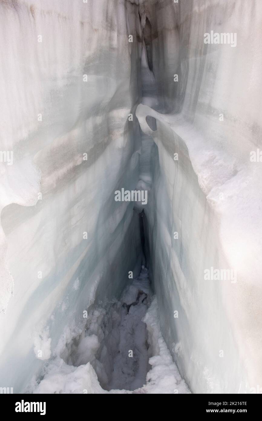 Switzerland uri alps mountains glaciers hi-res stock photography and ...