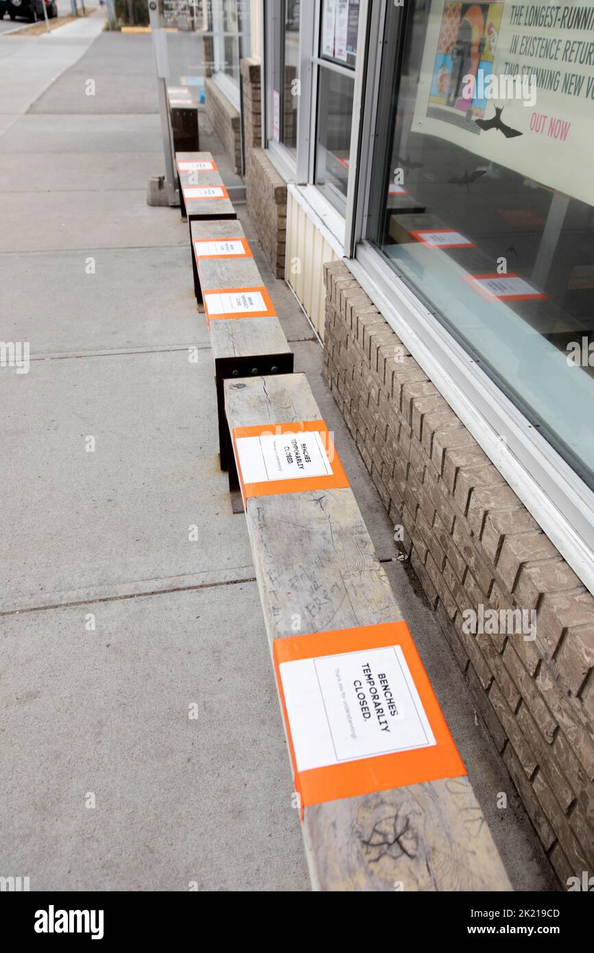 Covid storefront hi-res stock photography and images - Alamy