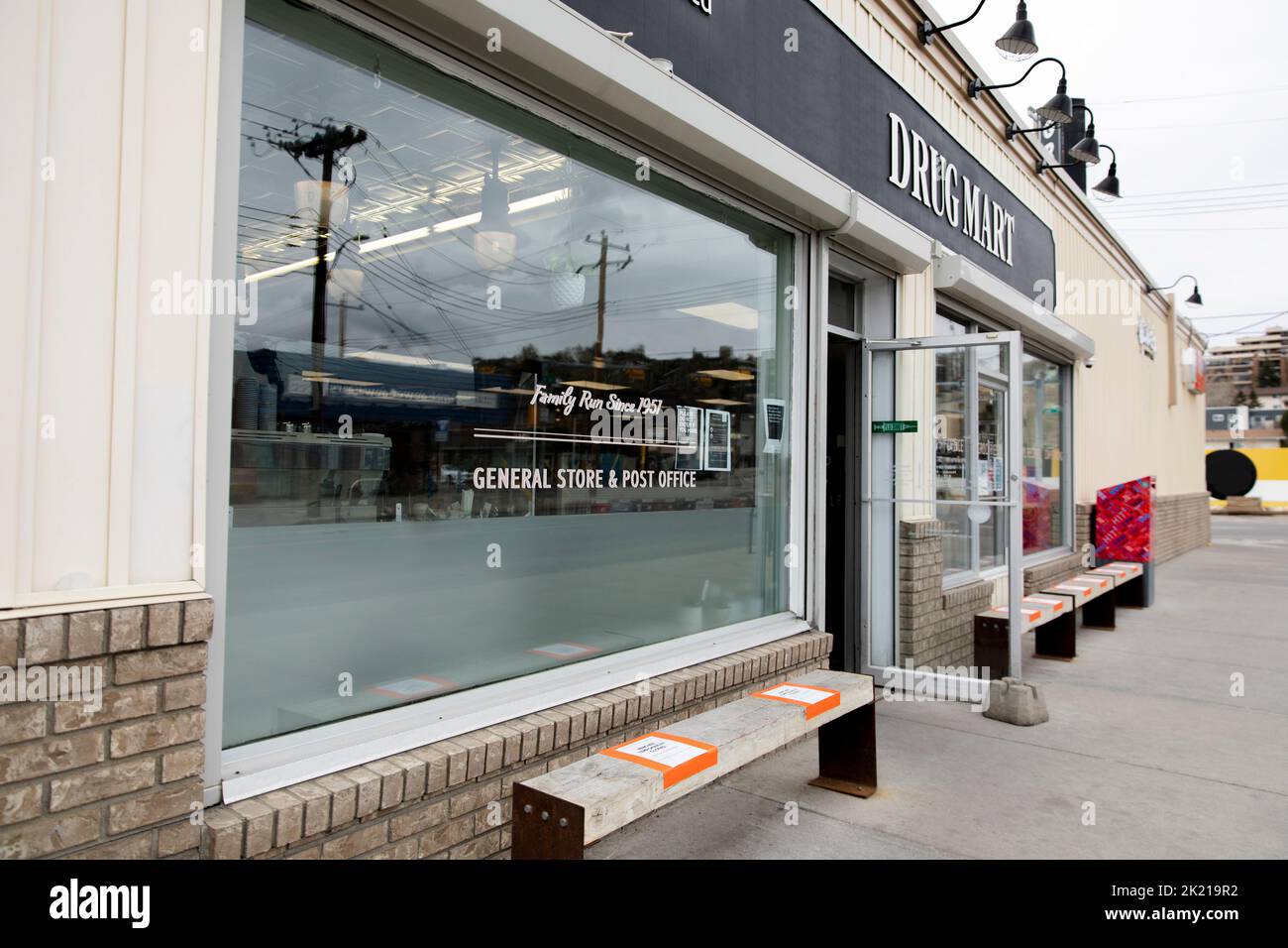 Small mart hi-res stock photography and images - Alamy