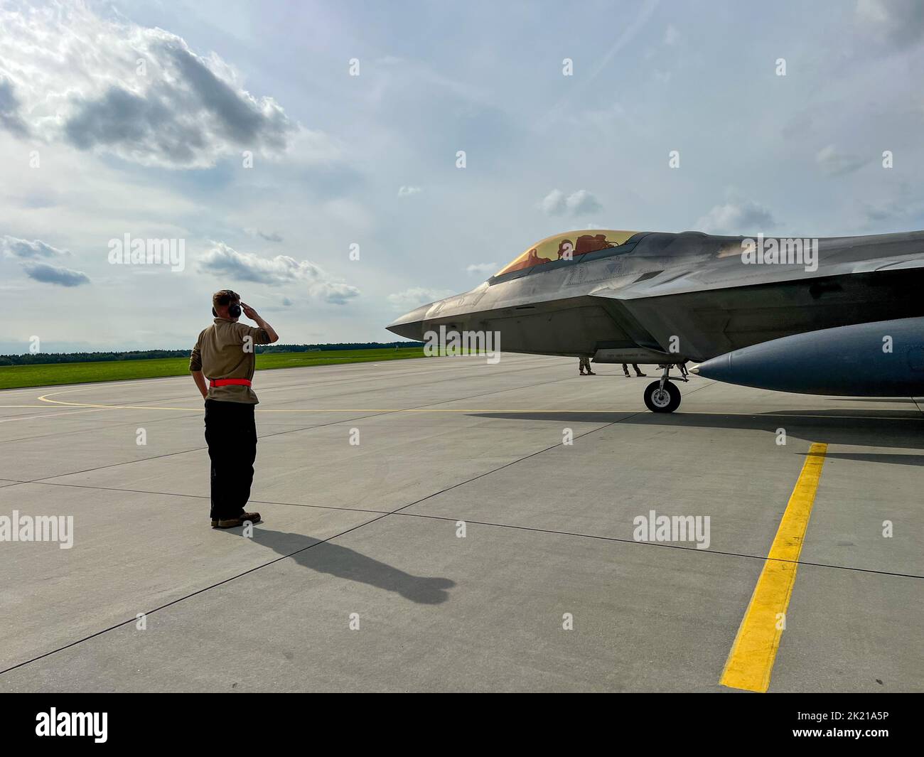 A U.S. Air Force crew chief assigned to the 90th Expeditionary Fighter ...