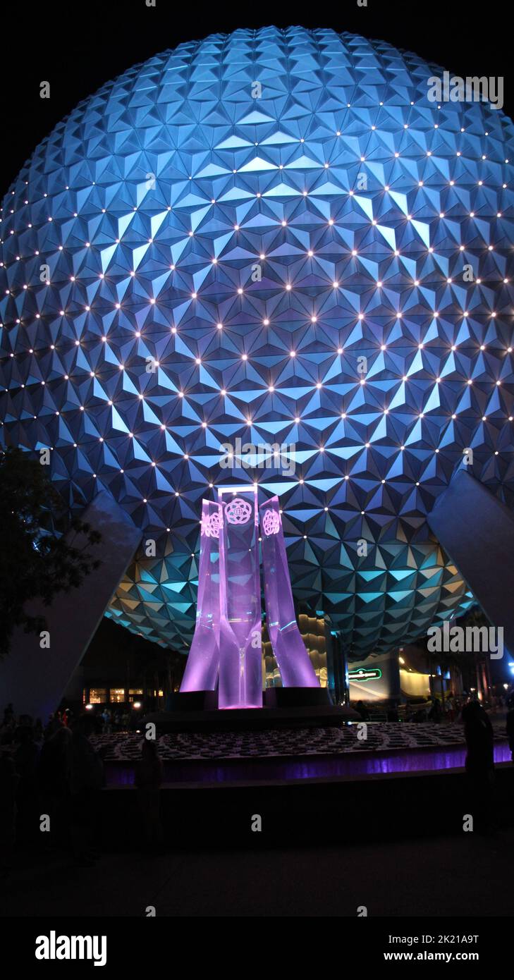 Epcot mission space hi-res stock photography and images - Alamy