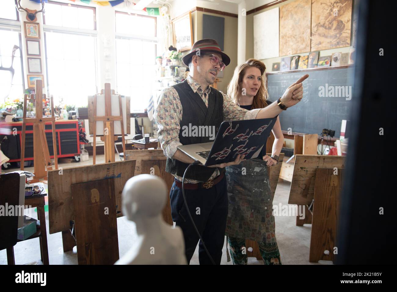 Meeting point of artists hi-res stock photography and images - Alamy