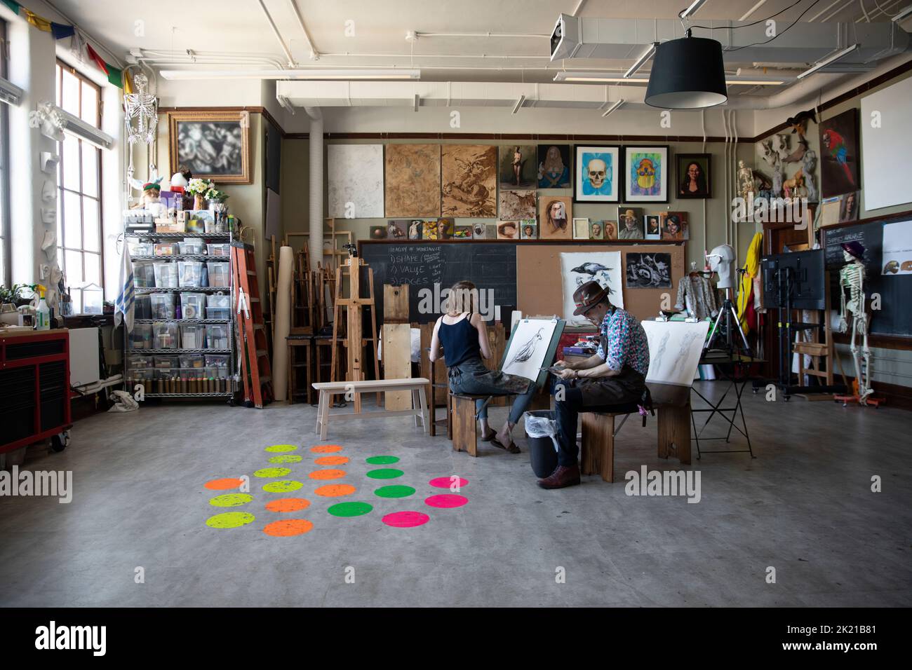 Creative artists hi-res stock photography and images - Alamy