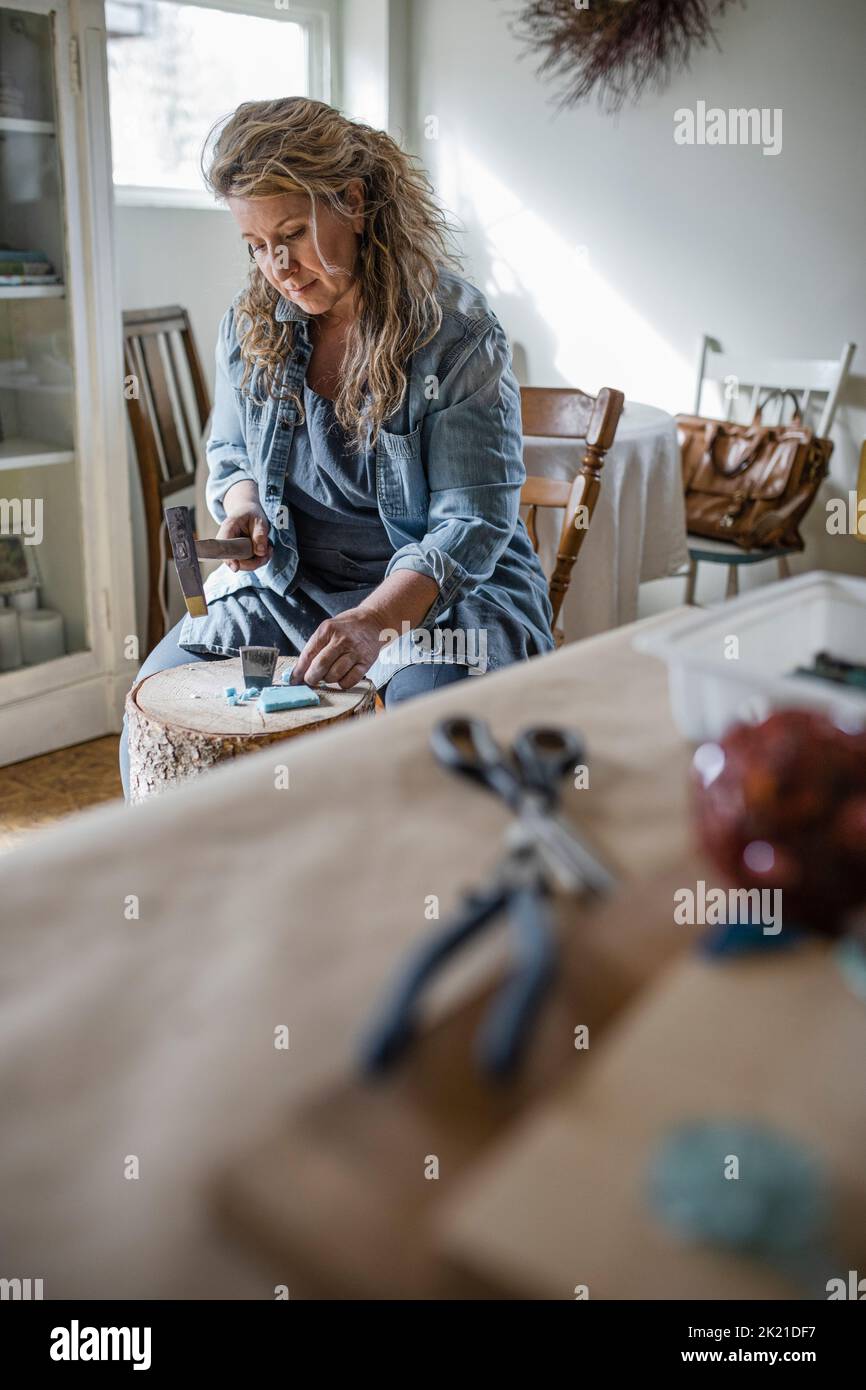 Recycled glass tile hi-res stock photography and images - Alamy