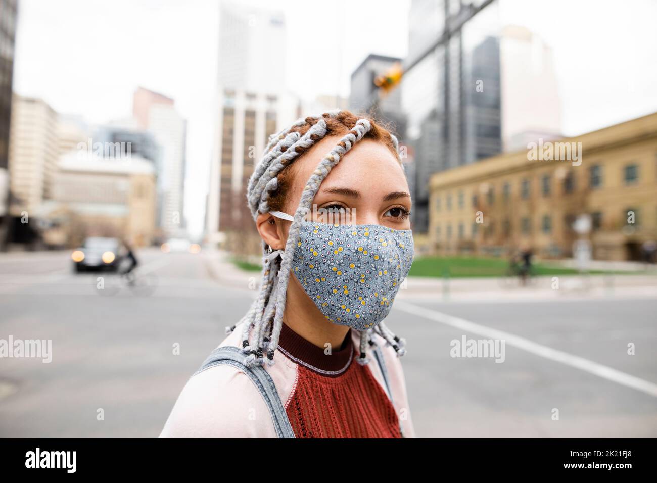 Woman with cool cloth on head hi-res stock photography and images - Alamy