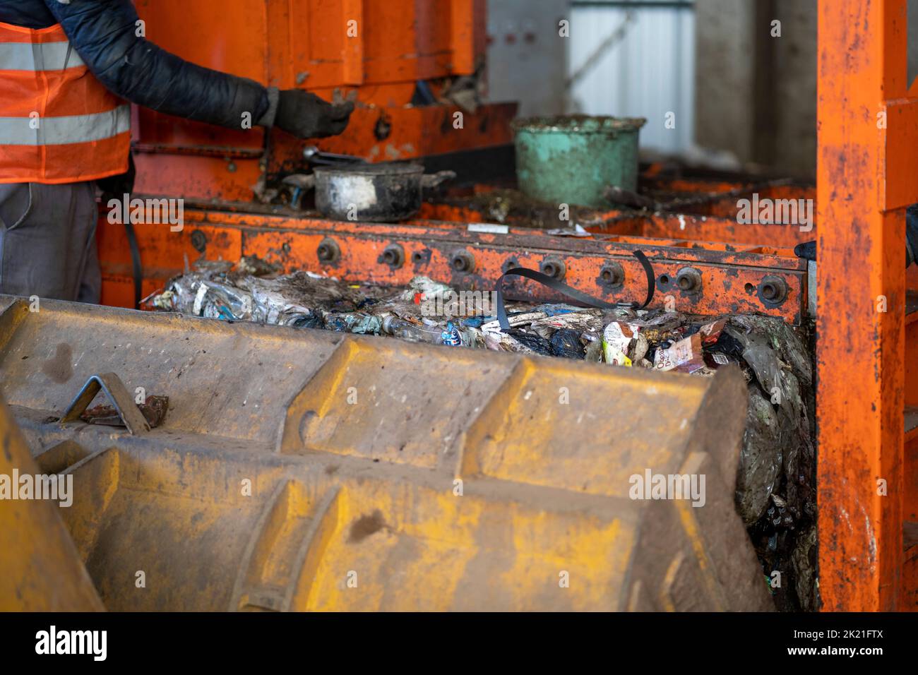 Waste processing hi-res stock photography and images - Alamy