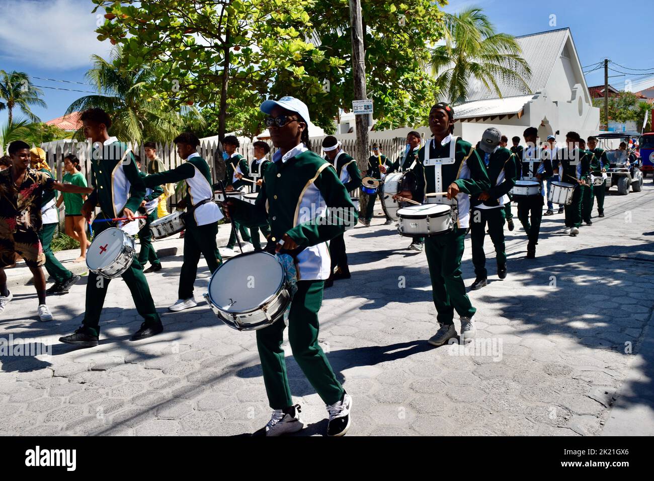 The marching band of the San Pedro High School parading in the San ...