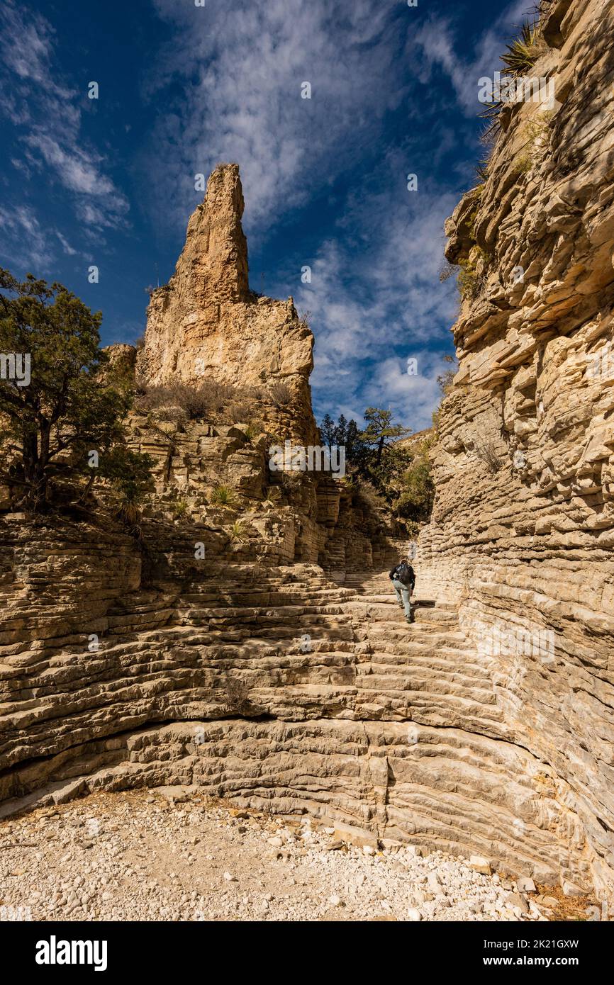 Climbing Up Hikers Staircase On The Way to The Devil's Hall in ...