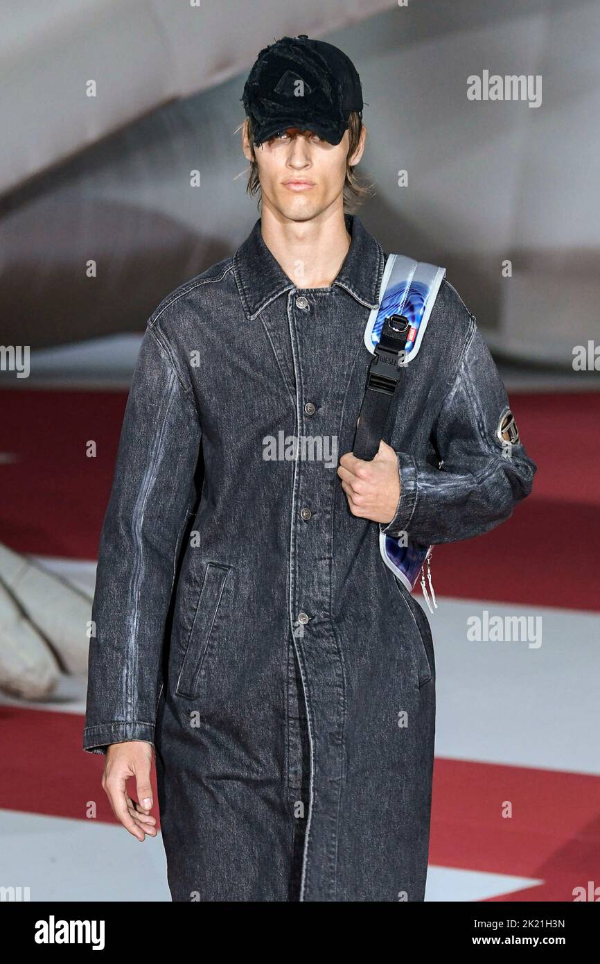 Milan, Italien. 21st Sep, 2022. DIESEL SS23 runway during Milan fashion ...