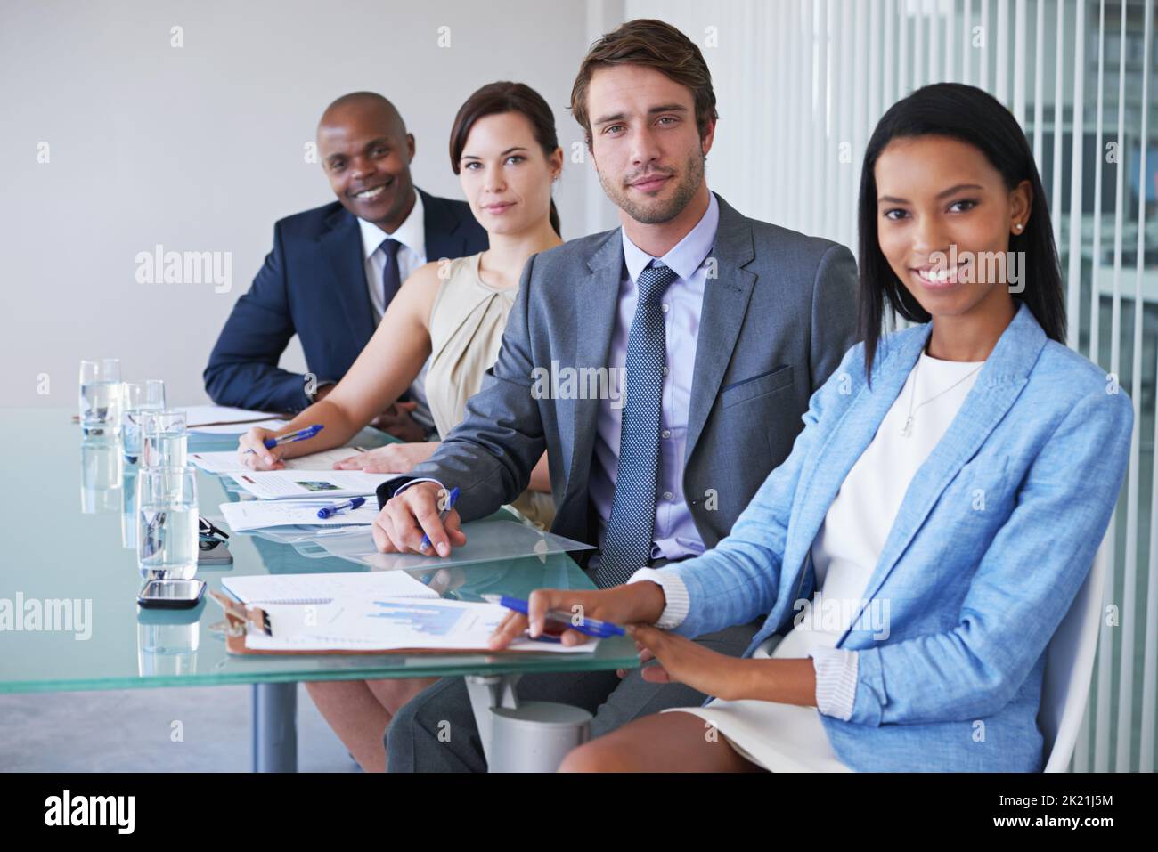 Women sitting conference table hi-res stock photography and images - Alamy
