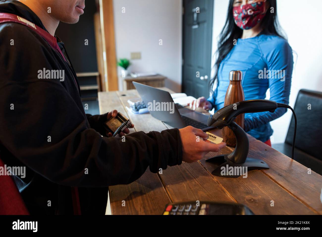Real id card hi-res stock photography and images - Alamy