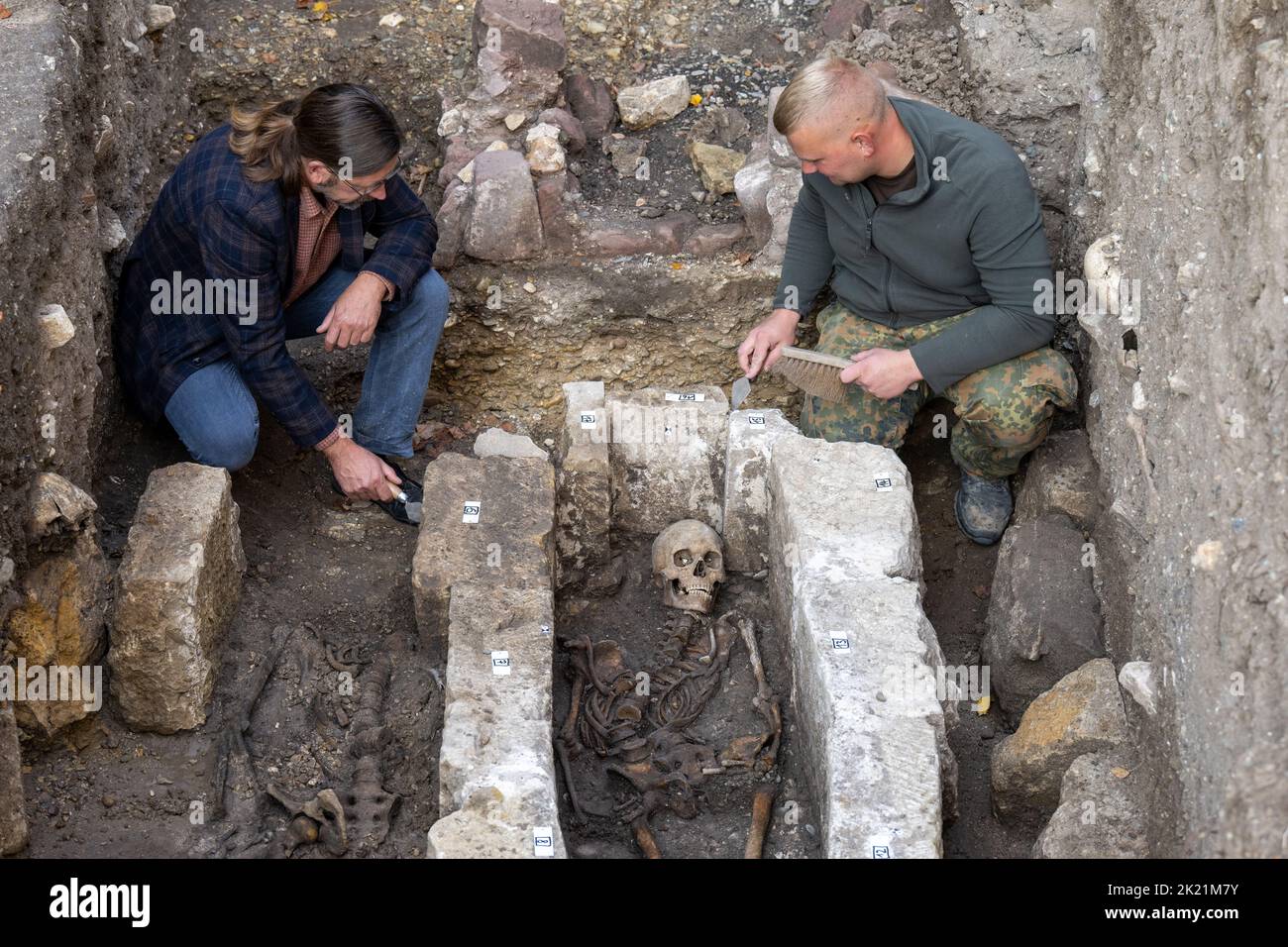 12 September 2022, Saxony-Anhalt, Naumburg: Holger Rode (l) from the ...