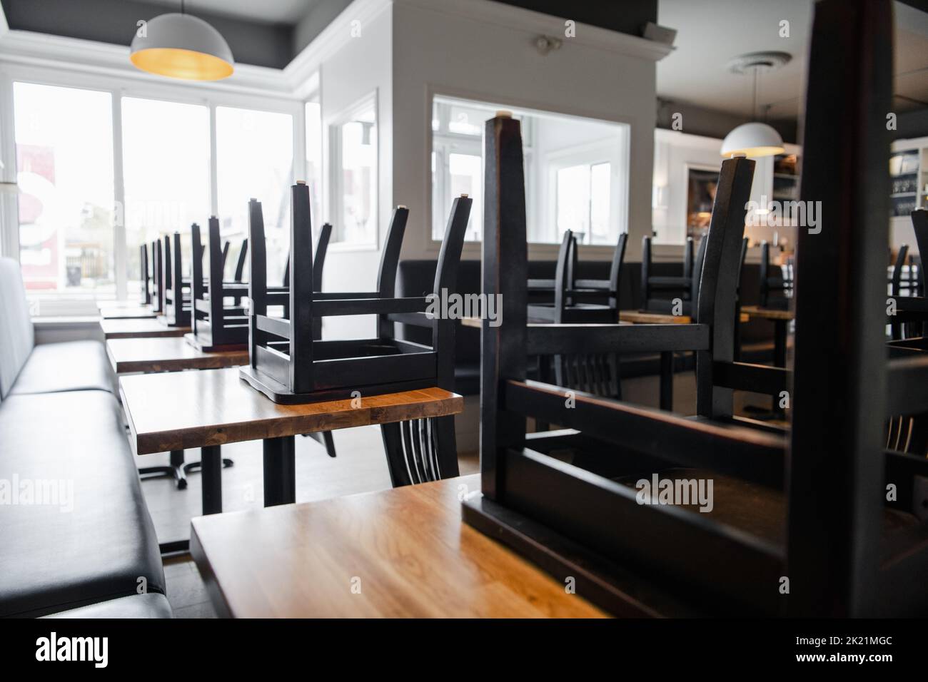 Small restaurant table chairs hi-res stock photography and images - Alamy