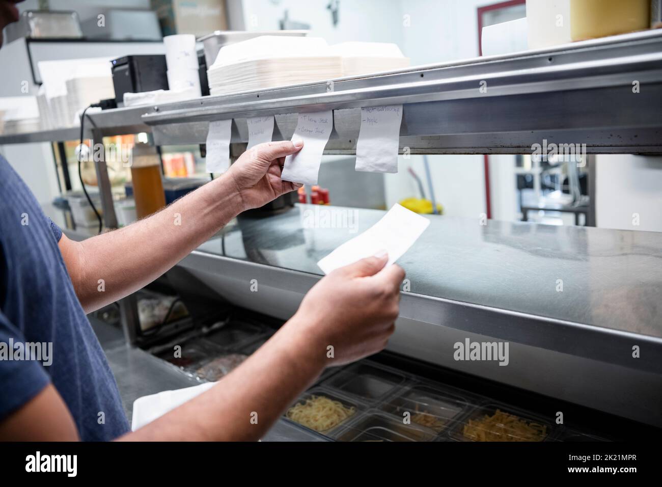Restaurant service kitchen hi-res stock photography and images - Alamy