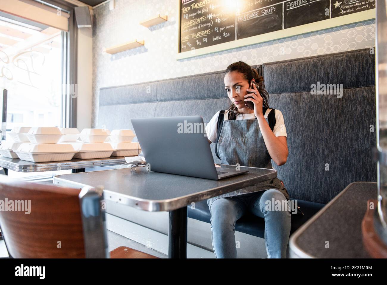 Multitask process hi-res stock photography and images - Alamy