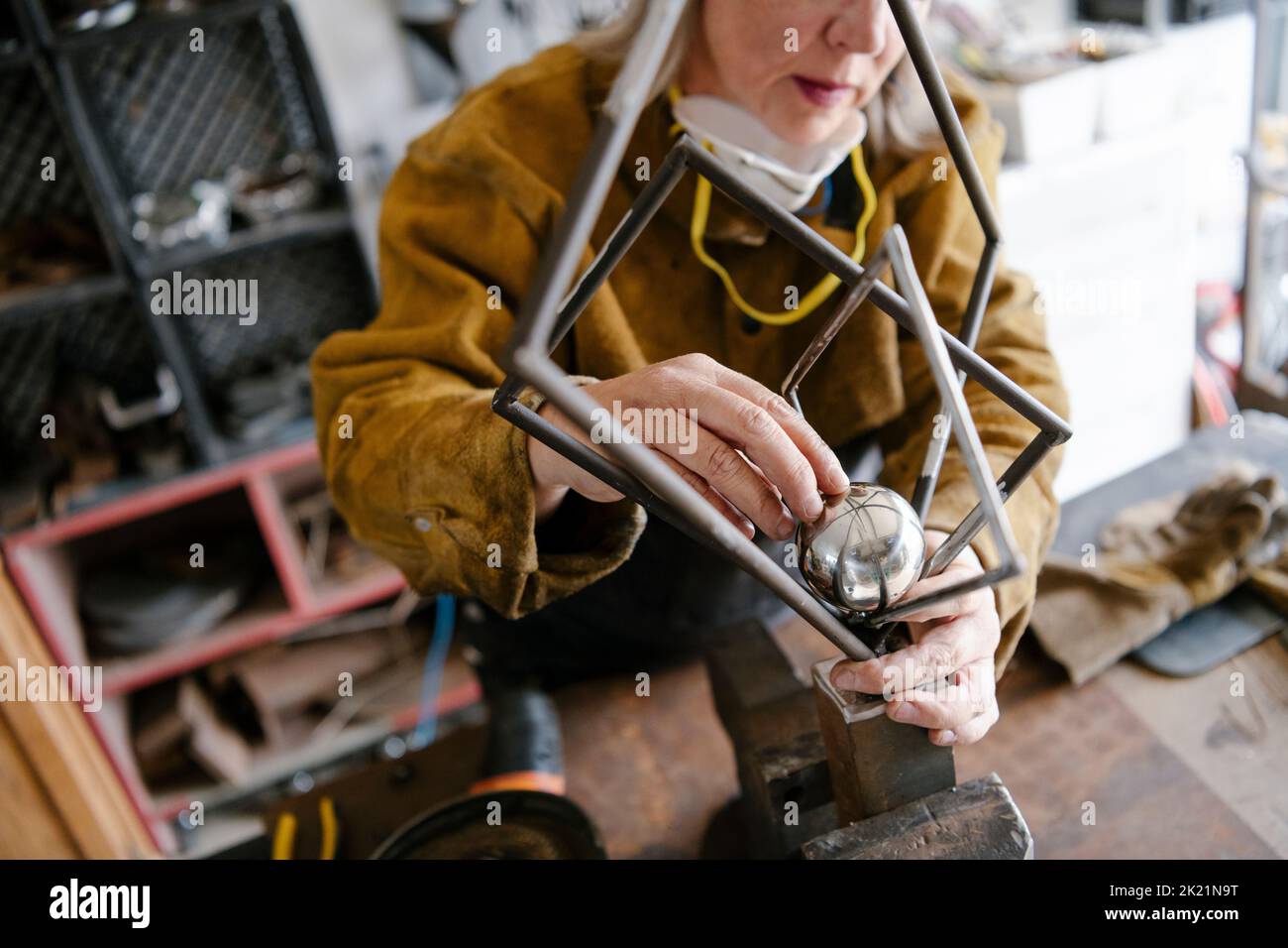Sculpture workshop hi-res stock photography and images - Alamy