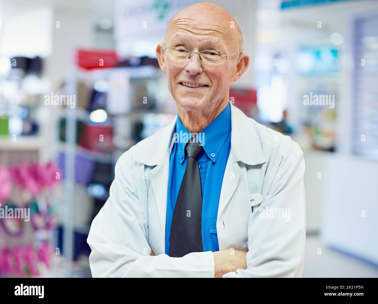 My customers value my years of expertise. Portait of a senior ...